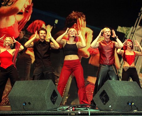 Steps' Tragedy pose - 30 Ridiculous 90s Dance Moves - Heart